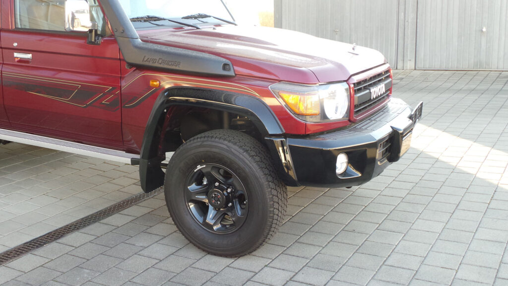 Land Cruiser J76 Facelift – Retro Mobility