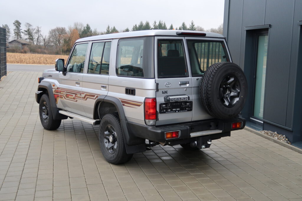 Land Cruiser GRJ76 Facelift – Retro Mobility